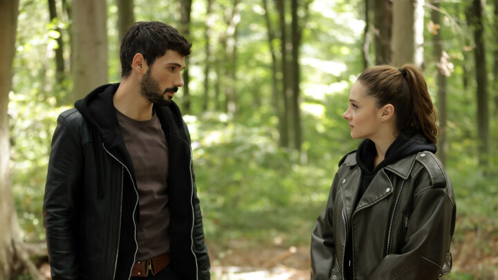 ️ Hudutsuz Sevda: 1x5 » Zona Turca ️